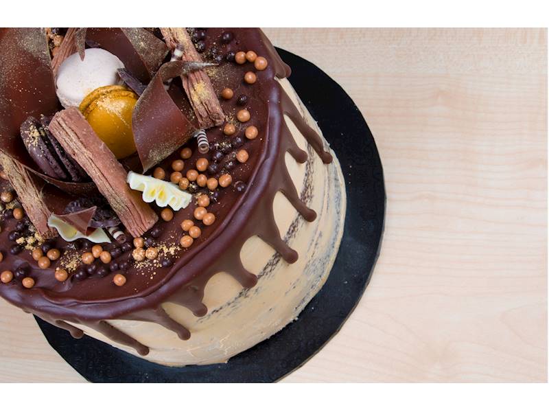 Divine Cakes & Desserts – Iconic Award Winning Business | LINK Business ...